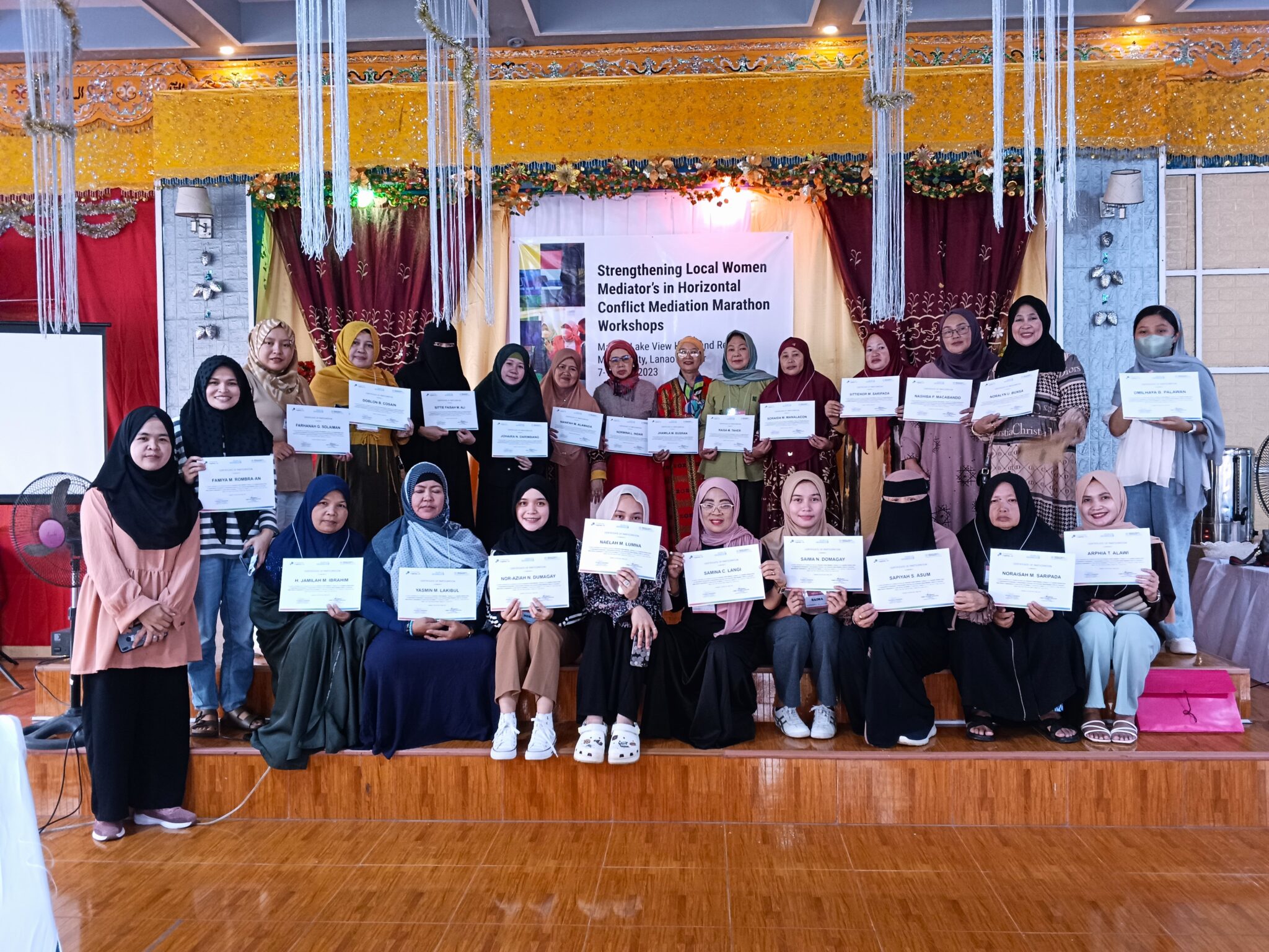 𝐅𝐫𝐨𝐦 𝐂𝐨𝐧𝐟𝐥𝐢𝐜𝐭 𝐭𝐨 𝐂𝐨𝐥𝐥𝐚𝐛𝐨𝐫𝐚𝐭𝐢𝐨𝐧: 𝐖𝐨𝐦𝐞𝐧 𝐌𝐞𝐝𝐢𝐚𝐭𝐨𝐫𝐬 𝐢𝐧 𝐋𝐚𝐧𝐚𝐨 𝐝𝐞𝐥 𝐒𝐮𝐫 𝐚𝐧𝐝 ...